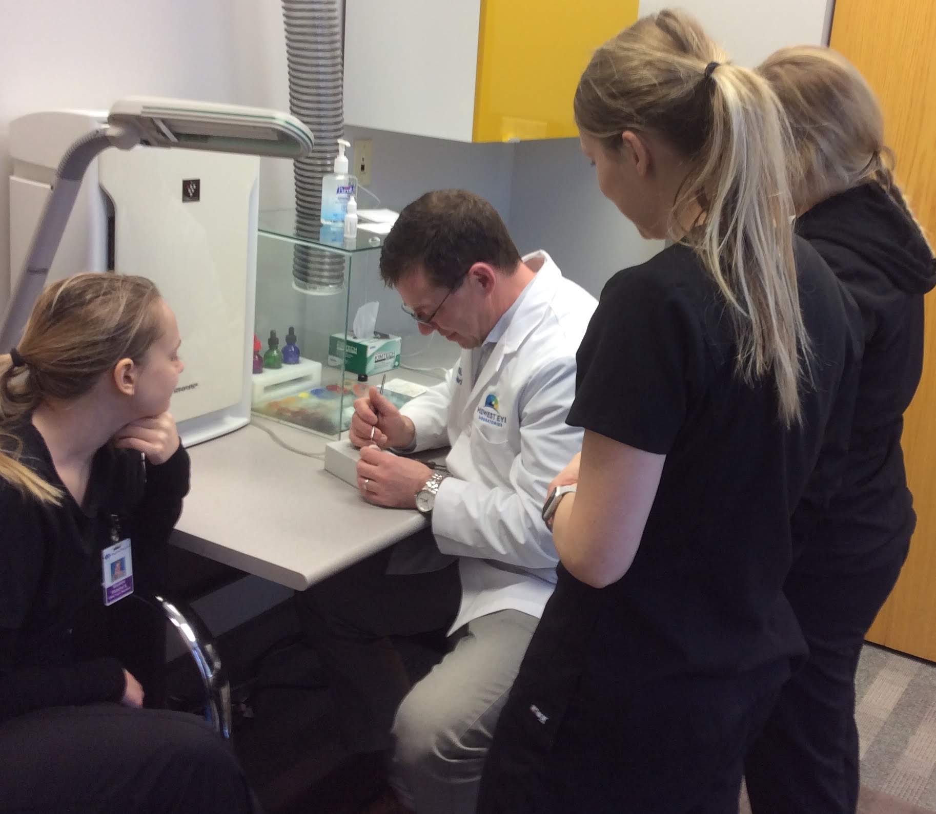 Ophthalmic Medical Technologist Students | Midwest Eye Labs